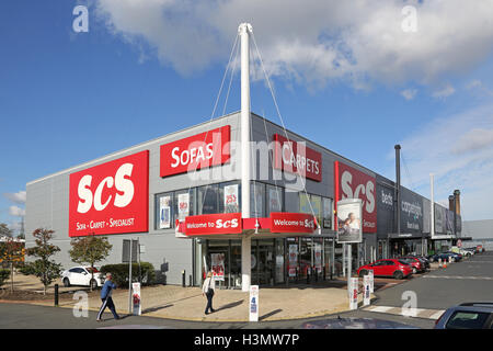 Retail Park on the Purley Way, Croydon, UK. A major out of town ...