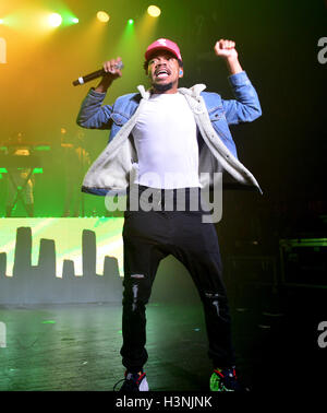 Chancellor Johnathan Bennett aka Chance The Rapper performing live ...