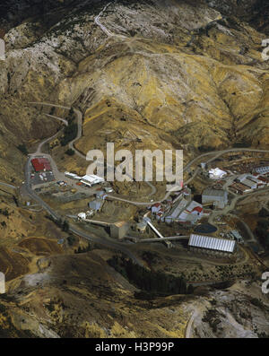 View to the Mt Lyell Mine above Queenstown from Mt Owen Stock Photo - Alamy