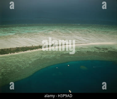 Poruma or Coconut Island Stock Photo - Alamy