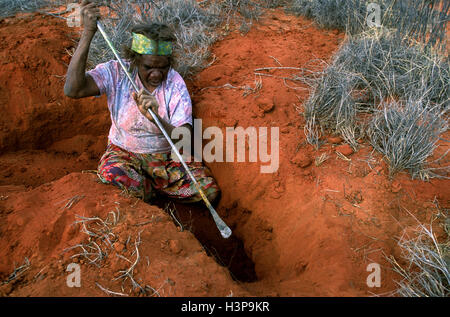 Aboriginal woman from Mount Liebig (Luritja language group Stock Photo ...