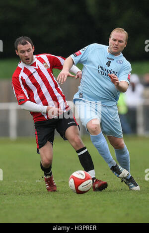 Dave Collis of Billericay tangles with Martin Tuohy of Hornchurch - AFC ...