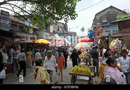 busy Street scenes kurla, Mumbai, India Stock Photo - Alamy