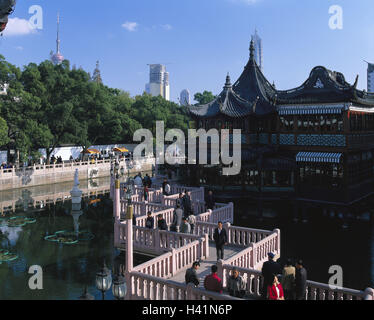 The Nine Zigzag Bridge and Teahouse, Yu (Yuyuan) Garden, Huangpu Qu ...