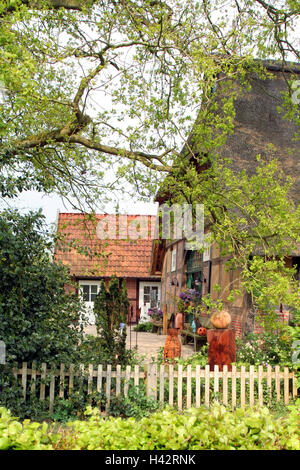 Germany, Lower Saxony, Dötlingen, farm, house, half-timbered, thatched ...