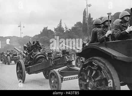 HITLER STATE VISIT ITALY 1938 Adolf Hitler and Benito Mussolini ...