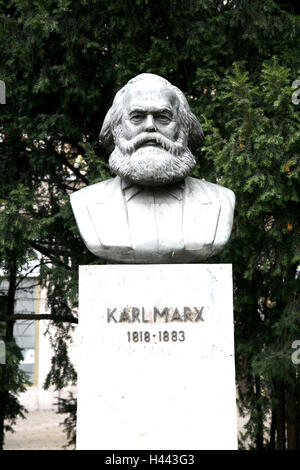 Berlin, Germany, Karl Marx bust on Strausbergerplatz Stock Photo - Alamy