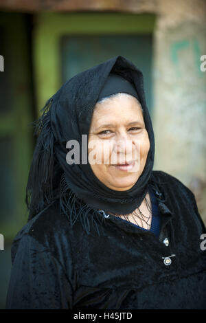 Egypt, woman in the Coptic village Garagos, to the north Luxor Stock ...