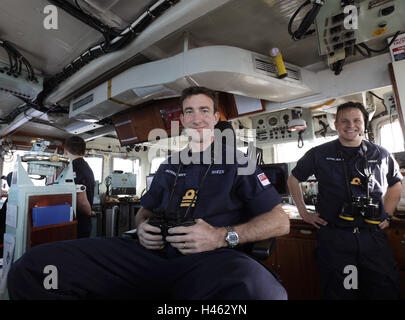 Embargoed until 1900 Thursday October 13 A diver's CDLSE mixed gas ...