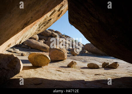 Africa, Namibia, Erongo mountains, bile formation, 'Bulls party ...