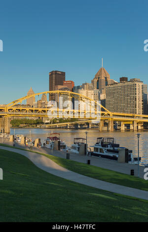 Pittsburgh Pennsylvania,North Shore Promenade Allegheny River water ...