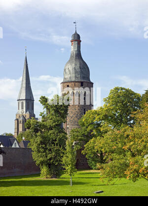 Germany, North Rhine-Westphalia, Dormagen, one-family house Stock Photo ...