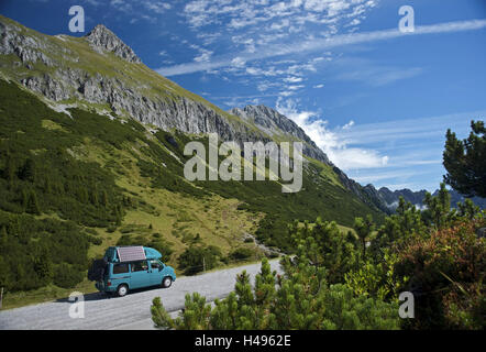 Austria, Lechtal Alps, Hahntennjoch, camper, route, street, cars ...