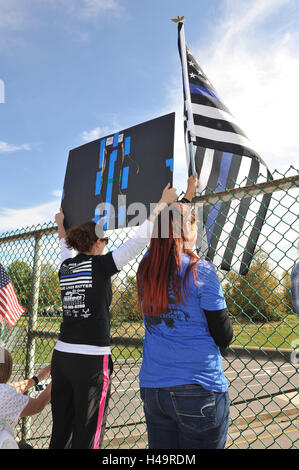 WE SUPPORT OUR POLICE FLAG. Show your support for law enforcement ...