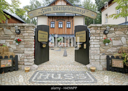 Neudorf, Germany. 26th Sep, 2016. Company owner Juergen Huss standing ...