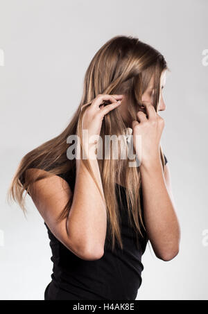 Instructions double plait step 1 of 5 Stock Photo - Alamy