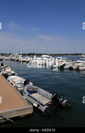 Boats moored in Marina, Rue Benoni Praud, Ile Aux Moines, Morbihan ...