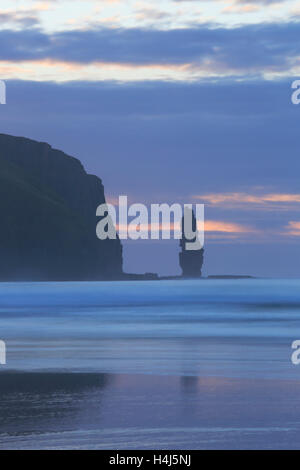 Sunset over Am Buachaille sea stack from Sandwood Bay Sutherland ...