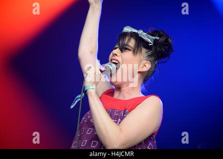 BARCELONA - MAY 29: The Julie Ruin (band) performs at Primavera Sound ...