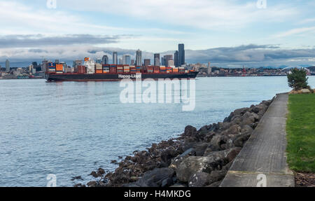 Seattle Skyline and Container Ship 2 Stock Photo - Alamy