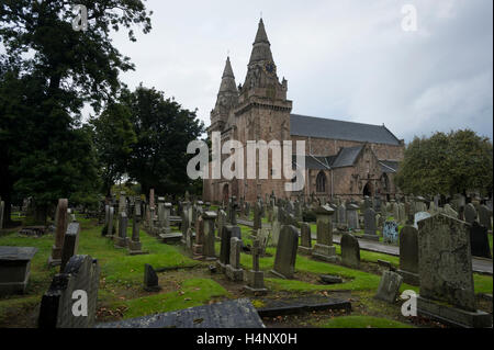 Old cemetery at St Machar's cathedral in Aberdeen, Scotland Stock Photo ...