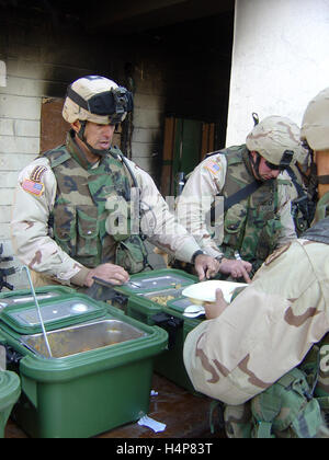 25th November 2004 U.S. Army soldiers of Deuce Four & 10th Mountain ...