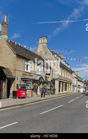 The centre of the historic market town of Oundle, Northamptonshire ...