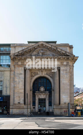 The landmarked former Manufacturers Hanover Trust Bank building at 510 ...
