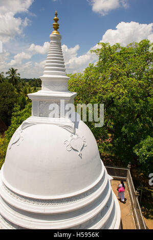 The Isurumunjya temple, Isurumuni Maha Vihara, Sacred City ...