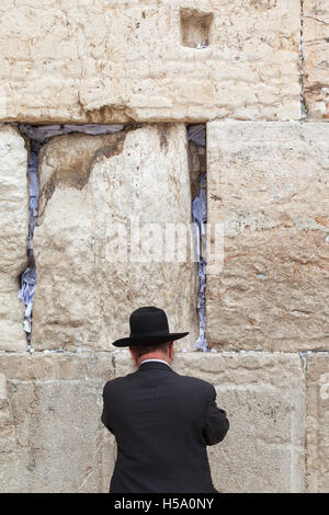 crowd in front of the western or wailing wall of temple mount in ...