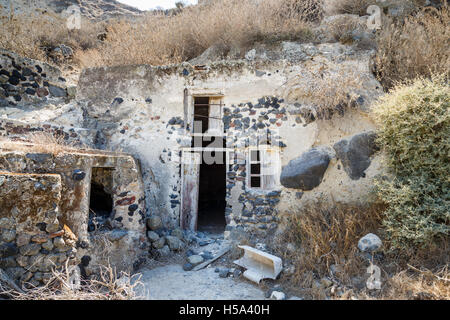Abandoned troglodyte cave dwelling and oven in Agrilia, a village in ...