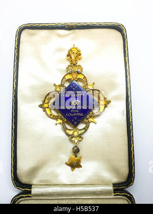 The NUWSS (National Union of Women's Suffrage Societies) badge ...