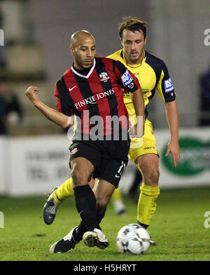 Dale Binns of Lewes takes on Charley Hearn of Grays - Lewes vs Grays ...