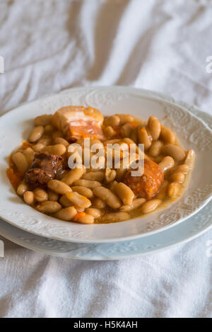 Typical dish, bean stew with sausage, Tave e shtëpisë, Albanian beer ...