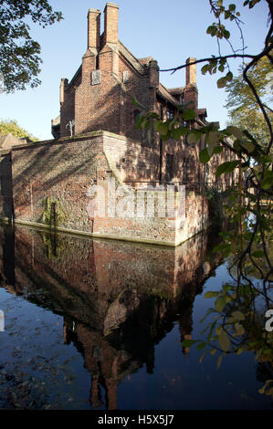View of The Tudor Barn, Well Hall Pleasaunce Stock Photo - Alamy