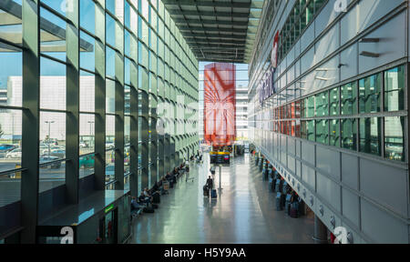 Amazing Terminal 3 Entrance Hall at Heathrow Airport Stock Photo - Alamy