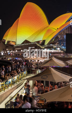Sydney, Australia. 21st Oct, 2016. The Sydney Opera House lit up on ...