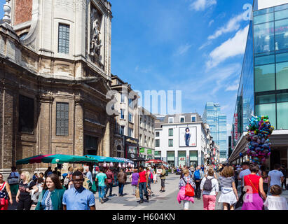 Shops on Rue Neuve (Nieuwstraat) in the city centre, Brussels, Belgium ...