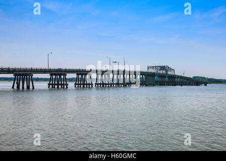 Woods Memorial Bridge, US21 across the Harbor River in Beaufort, SC ...