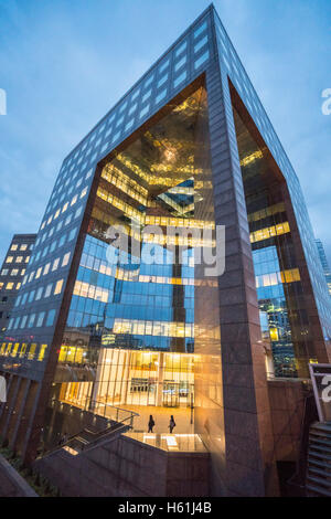 Modern architecture at London Bridge - amazing wide angle shot Stock ...