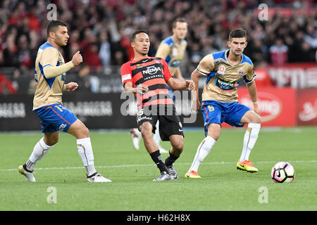 Steven Ugarkovic for Jets in action against Guilherme Finkler for ...