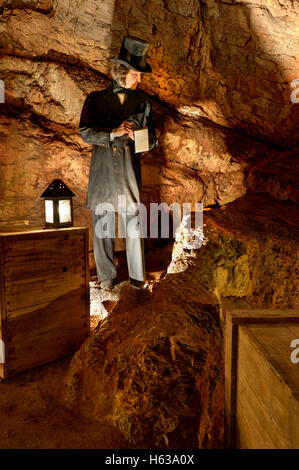 Kent's Cavern, Torquay Devon Geopark Exhibition Display Stock Photo - Alamy
