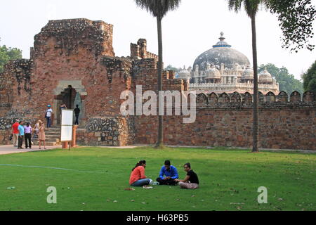 Isa Khan's Tomb, Humayun's Tomb, burial place of Muhammad Nasiruddin ...