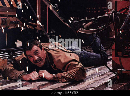 GENE SIMMONS, CYNTHIA RHODES, RUNAWAY, 1984 Stock Photo - Alamy