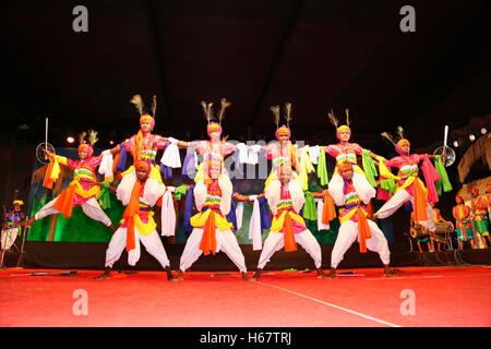 Paika Dance, Jharkhand, India Stock Photo - Alamy
