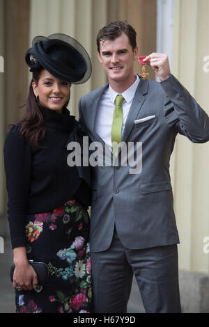 Jamie Murray with his wife Alejandra Gutierrez at Buckingham Palace in ...