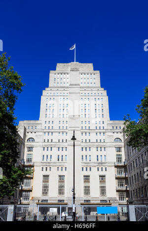 Exterior,facade,Senate House,library,University of London,London ...