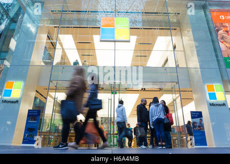 The Flagship Australian Microsoft retail shop in Pitt St Mall, Sydney ...
