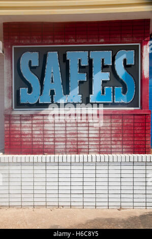 Locksmith store front Dallas, Texas USA Stock Photo - Alamy