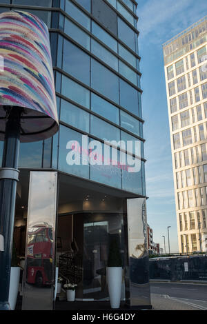 The Design Centre, Chelsea Harbour, London Stock Photo - Alamy